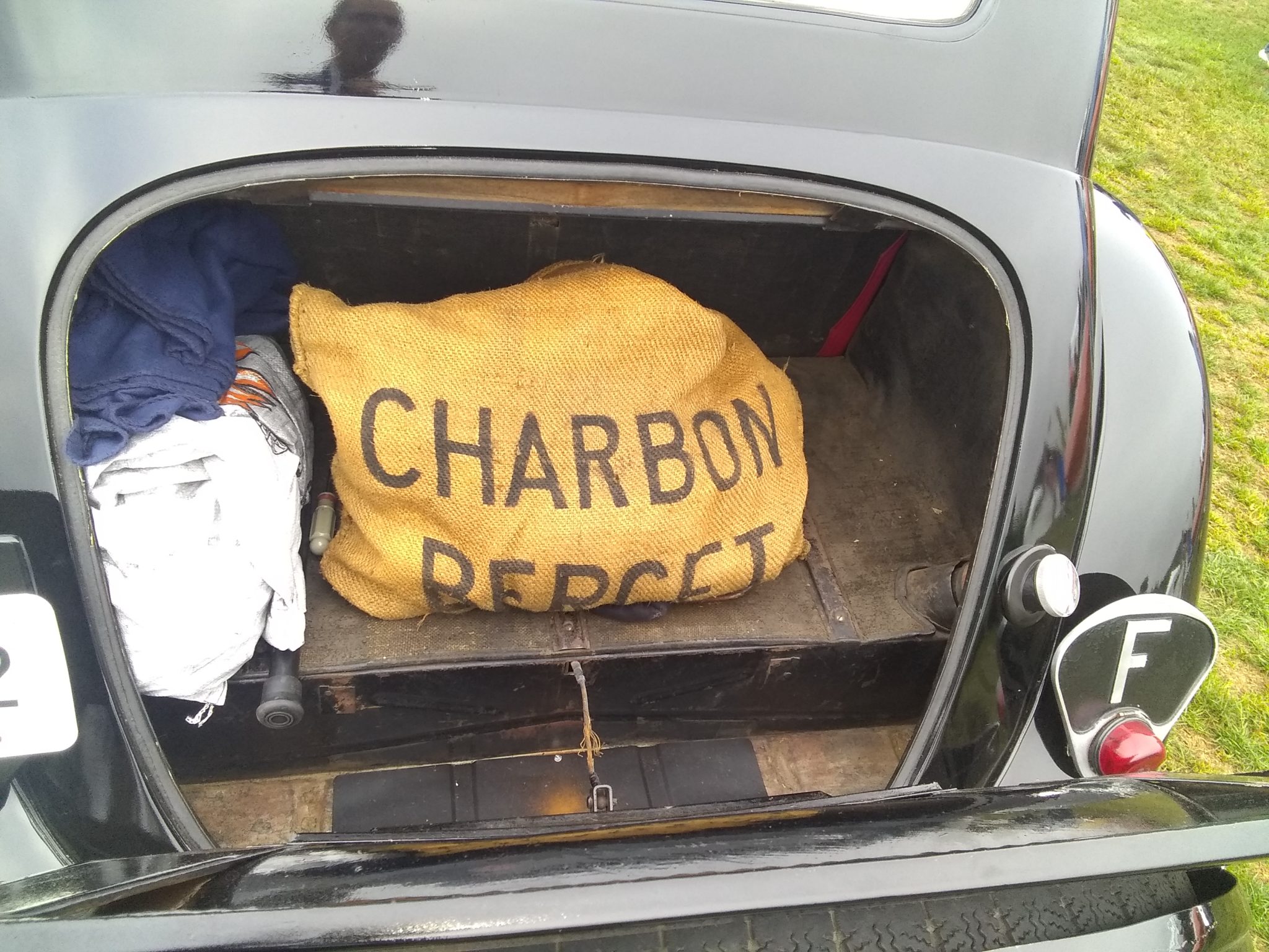 Traction Avant Gazogène Coal Gas Burners Storm Pebble Beach - Citroënvie!
