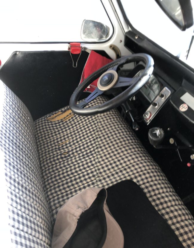 Fender Bender - 1967 Citroën 2CV - Citroënvie!