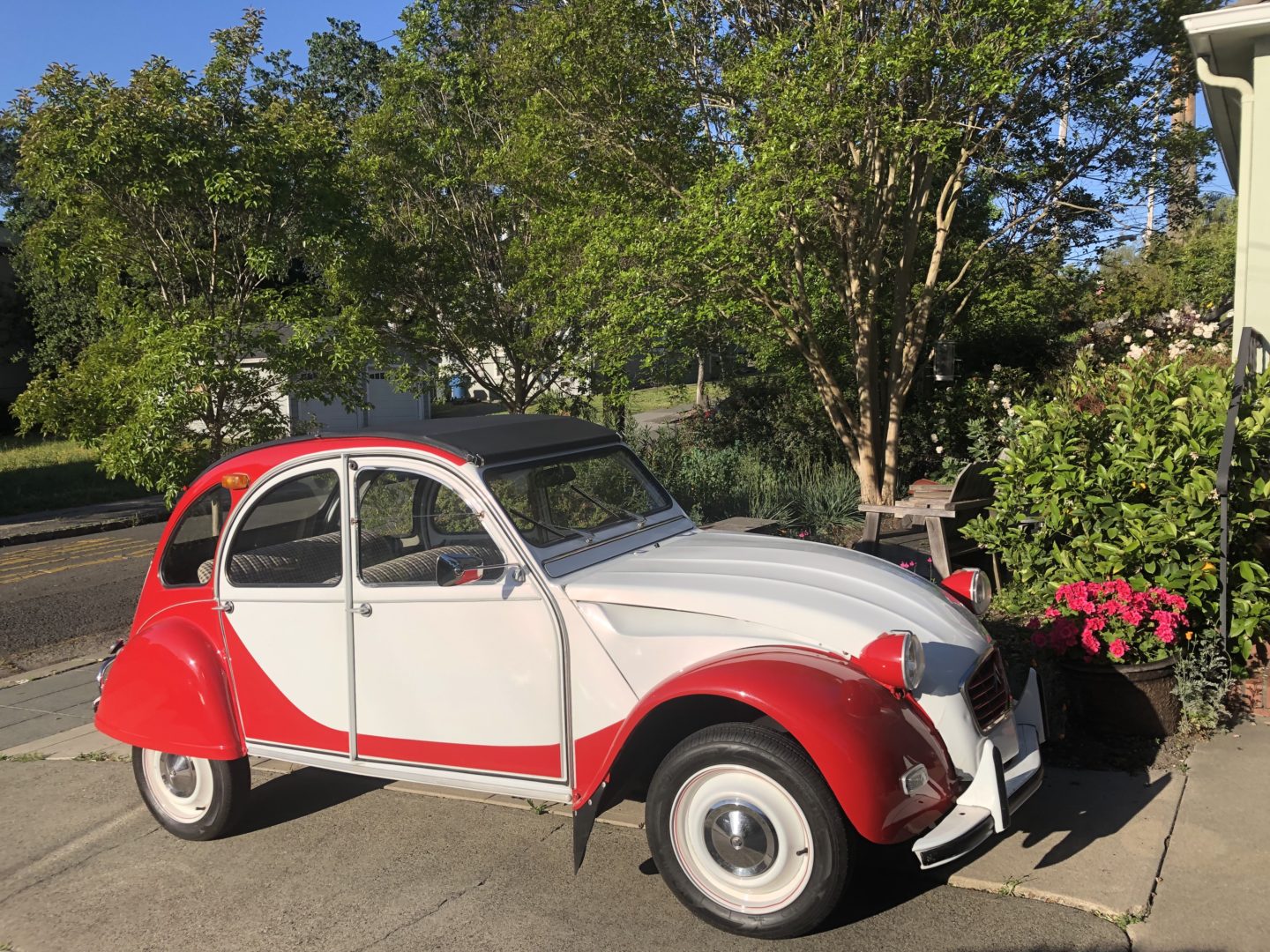 Fender Bender - 1967 Citroën 2CV - Citroënvie!
