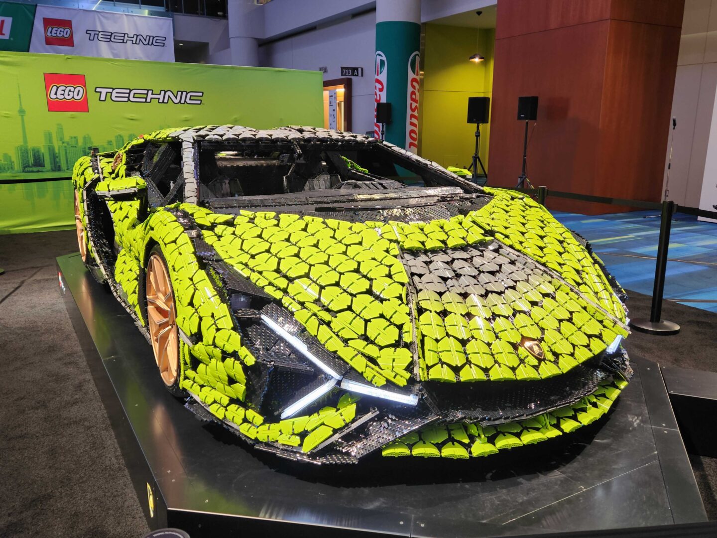 Full-Sized Lego Lambo - Citroënvie!