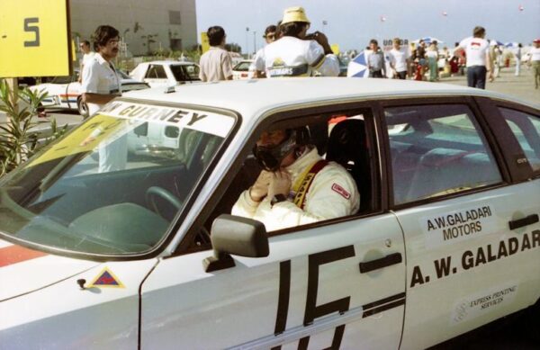 F1 Drivers Racing Citroën CX in the 1981 Dubai Grand Prix - Citroënvie!