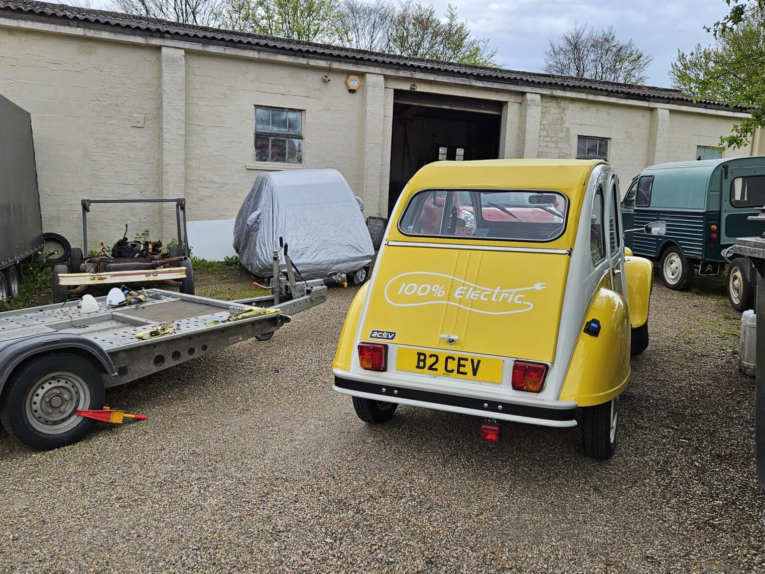 Electric Eclectic – Darren Arthur of The 2CV Shop - Citroënvie!